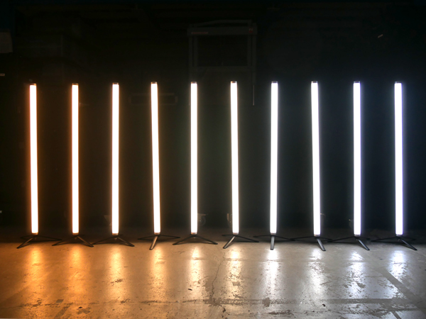 Titan Tube／Hyperion Tube＜RGB+Mint+Amber LEDを搭載した長時間バッテリー内蔵チューブ型LEDライト ...